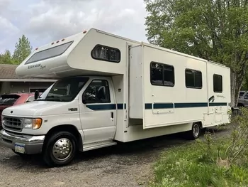 Class C RV Rental in Anchorage, AK - 2002 Gulf Stream Yellowstone Sport ...