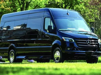 Campervan RV Rental in Dallas, TX - 2023 Mercedes-Benz ULTIMATE TOYS ...